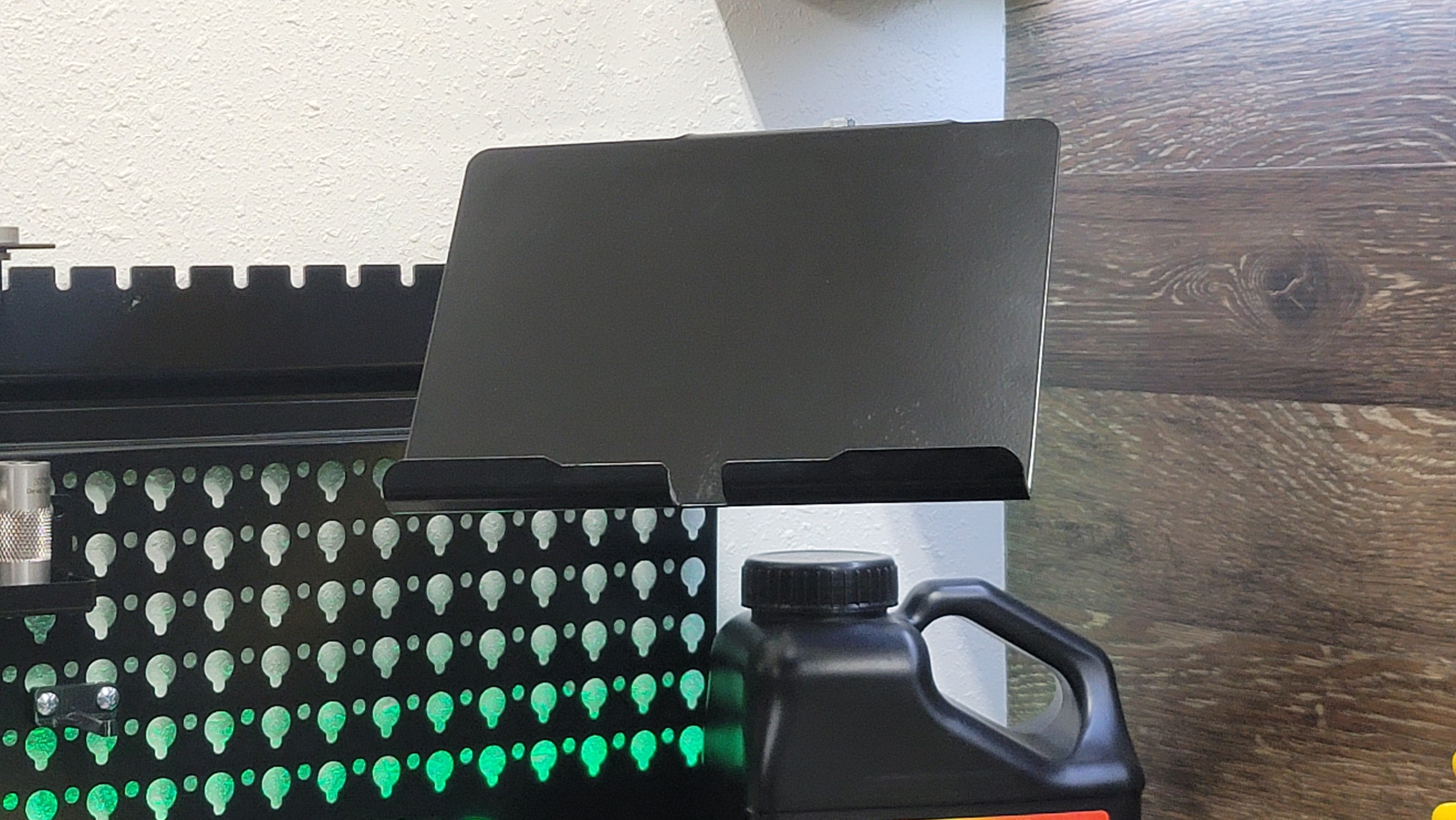 iPad adjustable dock – Inline Fabrication