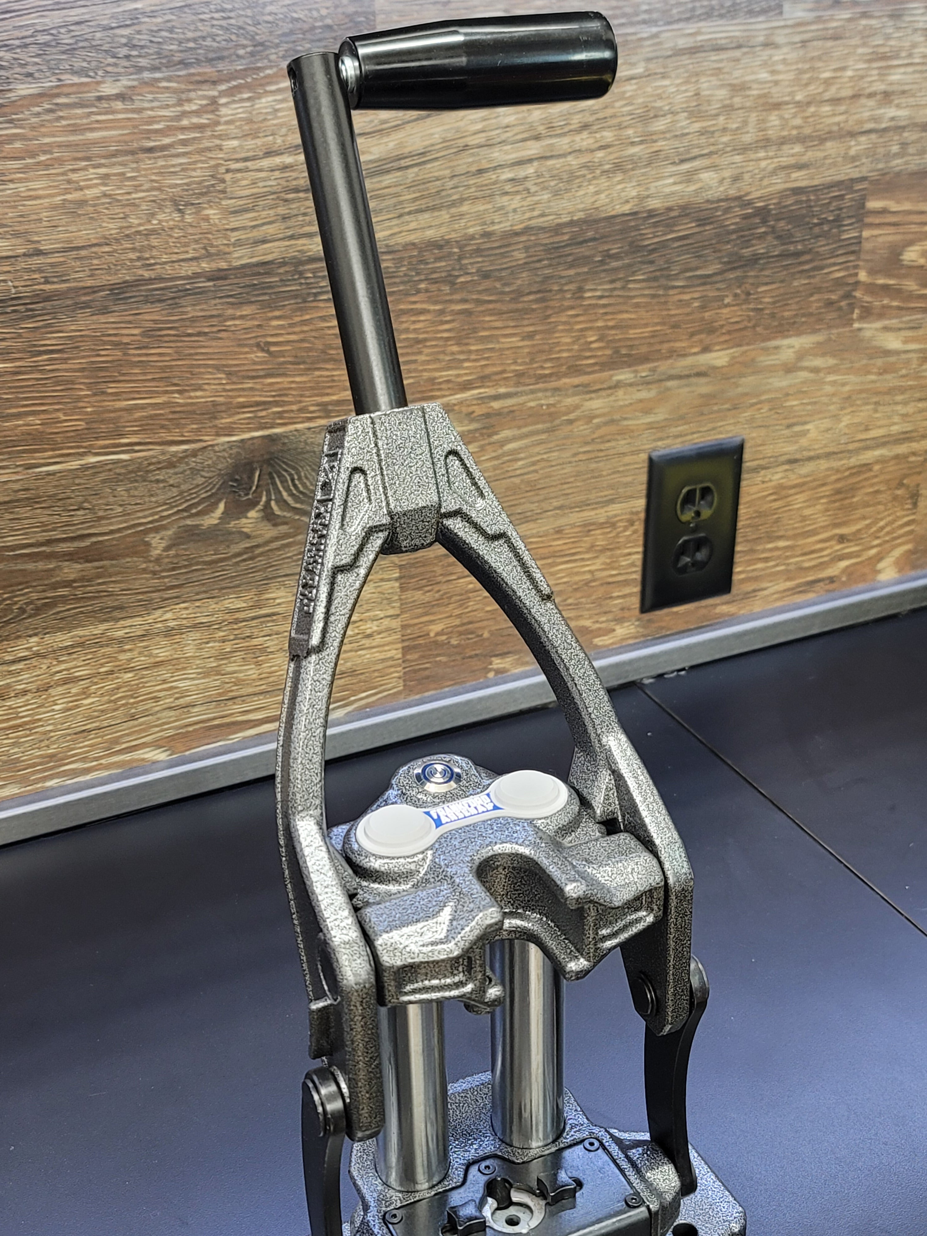 Standard height roller levers – Inline Fabrication